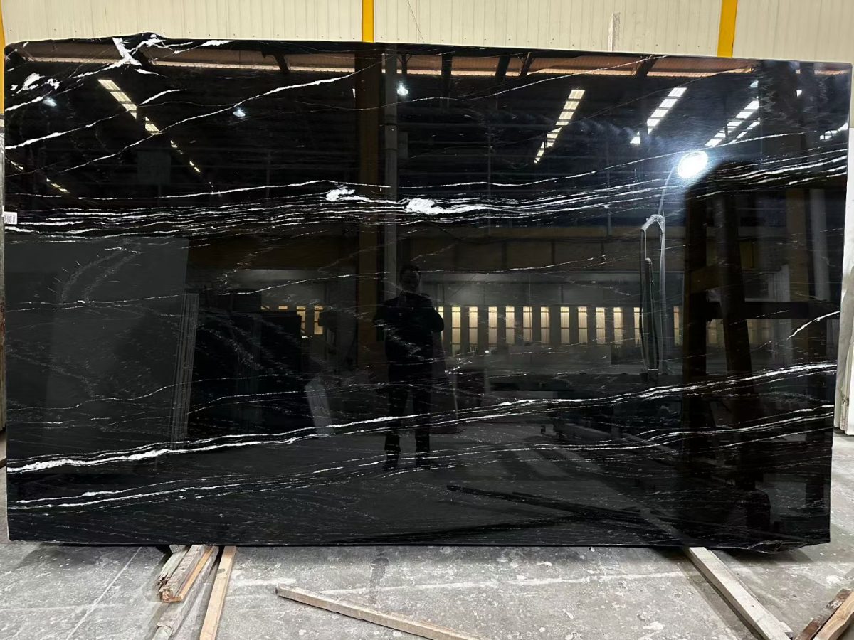 Brazilia Black quartzite - Shiny Stone
